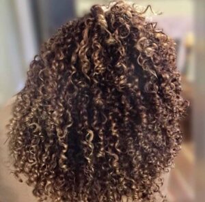 Tea Rinse For Curly Hair: The Benefits Of Adding Tea To Your Haircare ...